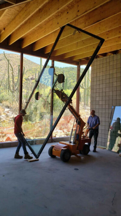 SmartGlass LIFTER | Rent With Smart Glass Lifter